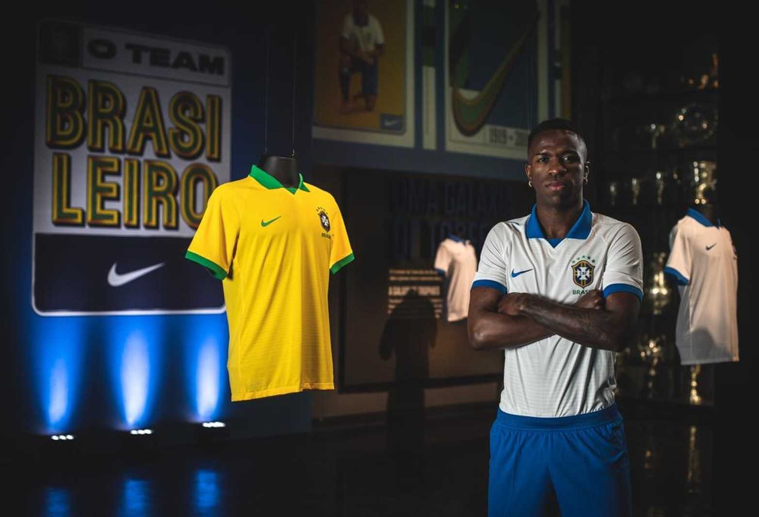Com Vinicius Junior, seleção brasileira apresenta a nova camisa branca ... Com Vinicius Junior, seleção brasileira apresenta a nova camisa branca ...
